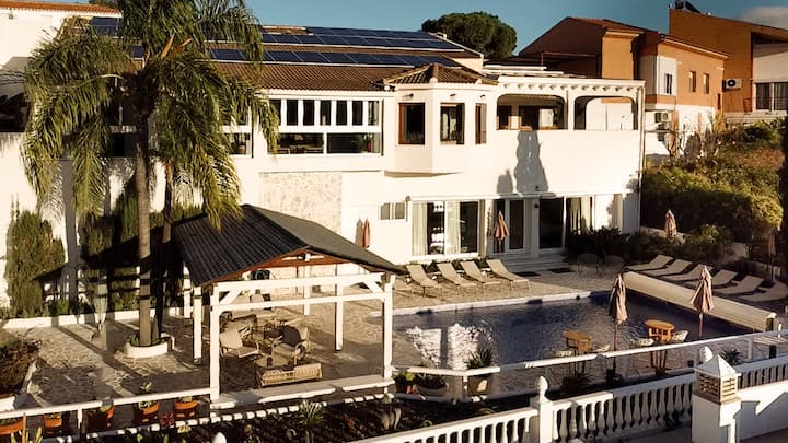 Amazing Villa W/heated Pool+sauna, Beachwalk 15min - Málaga