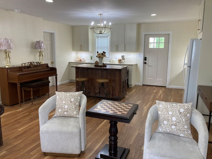Guest House - Convenient Location - Waynesville, NC