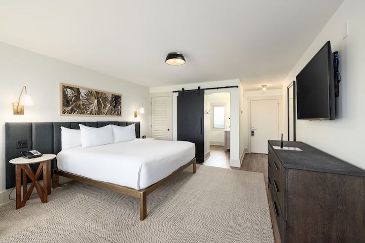 Direct Golf Course Access + Pool. Dining. Shuttle. - St. Simons Island, GA