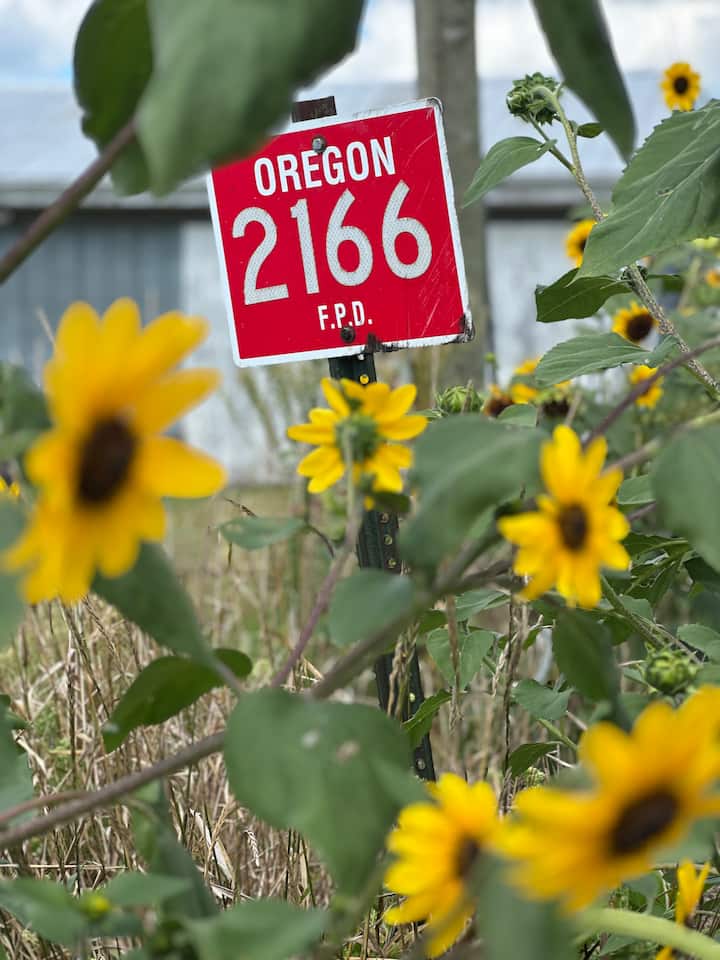 Farmhouse By The Creek - Lowden State Park, Oregon