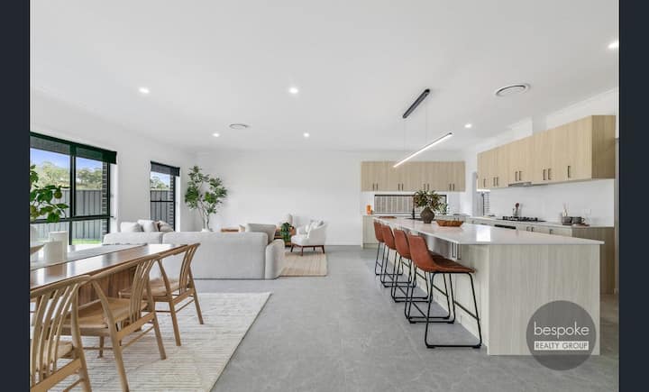 One Of The Highest End House In Oberon - Oberon