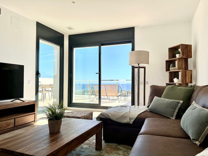 Villa Cedra. Estilo Forestal En Les Flors De Cunit - Villanueva y Geltrú