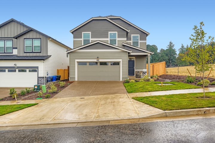 Large, Pet Friendly, Extended Stay Home - Salem, OR