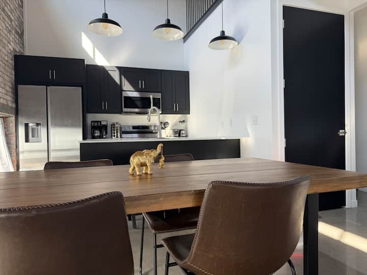 4 Bed Modern Loft W/rooftop - Kansas City, MO