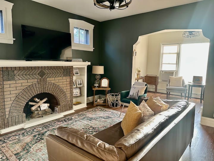 No Place Like Home/ The Emerald Stay - Melrose Park, IL