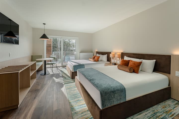 Signature Two Queens With Patio Or Balcony - Stowe, VT