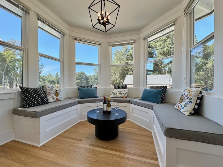 Grand Country Estate In Downtown Sebastopol - Rohnert Park, CA