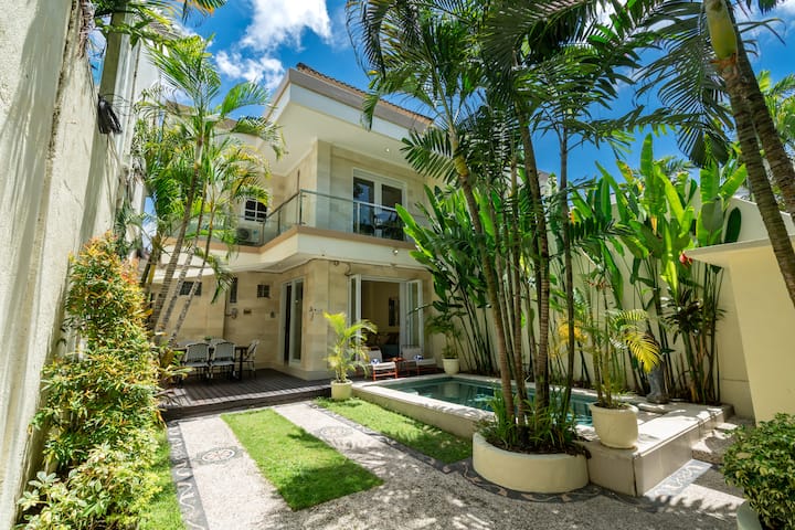 Prime Location Seminyak | 3br Pool Villa | Stylish - Legian