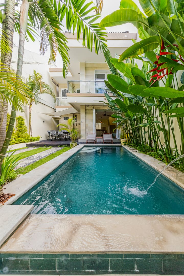 Prime Location Seminyak | 3br Private Pool Villa - Seminyak