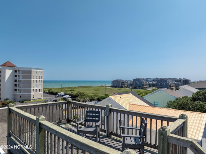 Pet Friendly! Ocean Views/2 King Suites/ Sleeps 12 - North Topsail Beach, NC