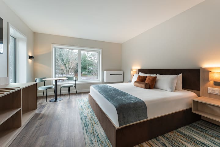 Standard King Room - Stowe, VT