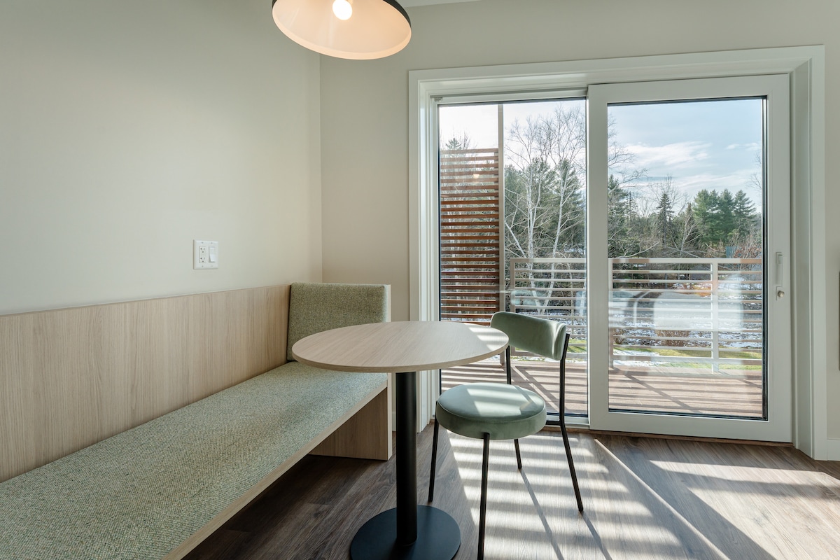 King Signature com pátio ou varanda - Hotéis para Alugar em Stowe ...