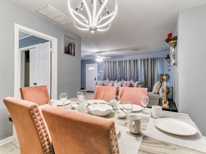 A Welcoming Okc Retreat For Family & Friends - Oklahoma City, OK
