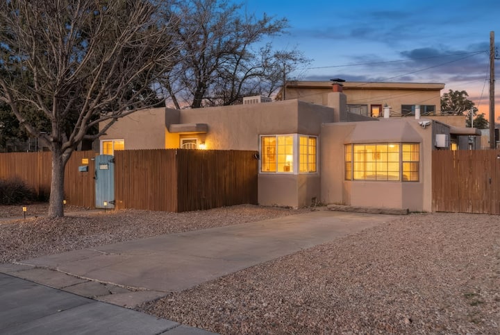 Charming Old Town Retreat 3bed 2bath Near Sawmill - Albuquerque