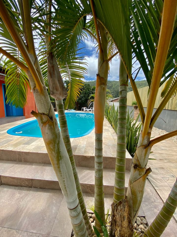Piscina, Sinuca E Natureza Em Bombinhas. - Bombinhas