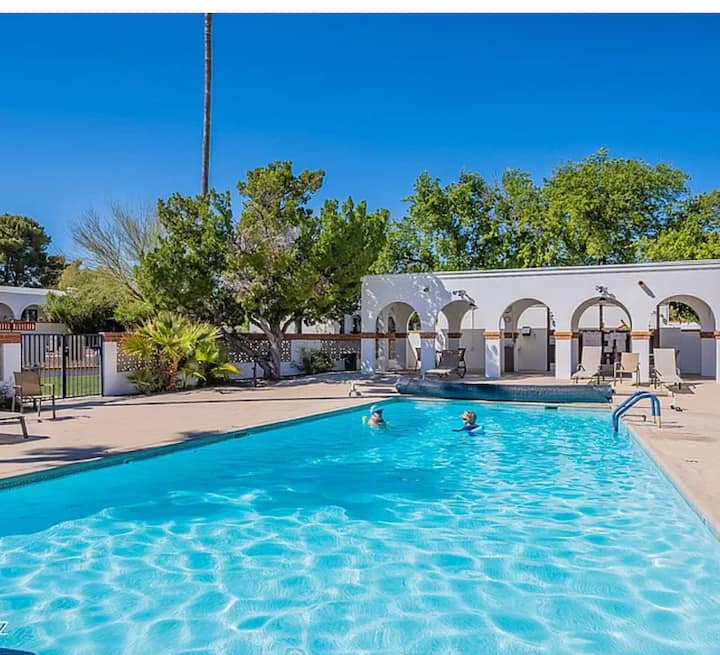 Beautiful Getaway Pool In Front Of Villa. - Green Valley, AZ