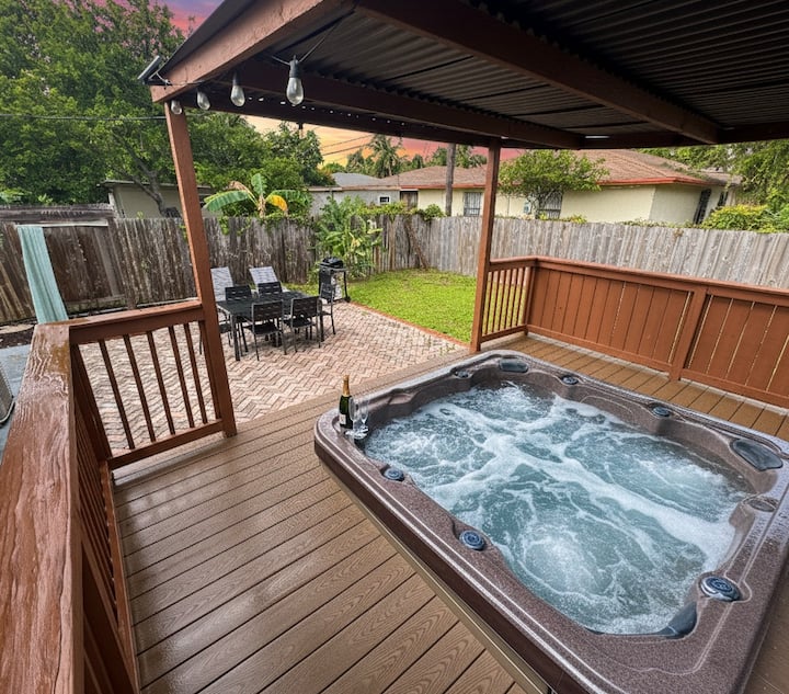 Private Oasis With Hot Tub And Outdoor Shower - Delray Beach, FL