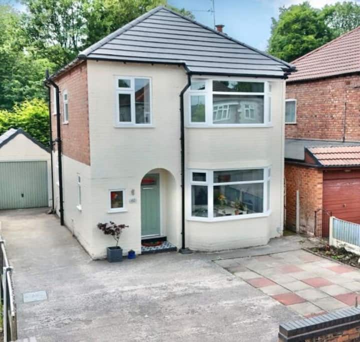 3 Bedroom Detached Home From Home In Bromborough - Birkenhead