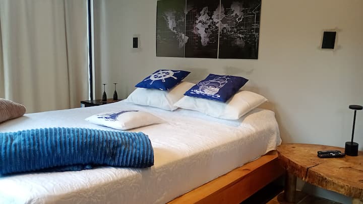 Suíte"fascínio"/vista - Mar/150 Metros Da Praia. - Ilhabela