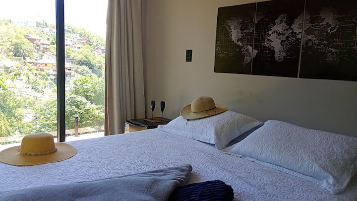 Suíte 1 - Vista Mar/morro - 200 Metros Da Praia. - Ilhabela