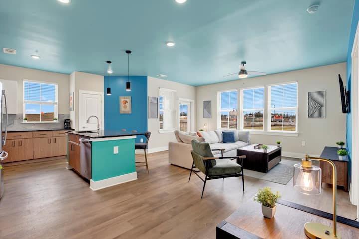 Upscale 2br Getaway | Minutes To Savannah - Pooler, GA