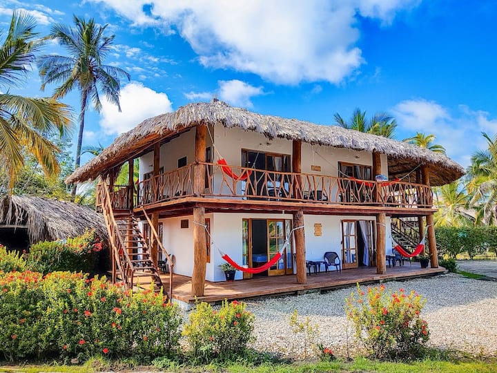 *Playa-piscina-a/c-bar* - Colombia