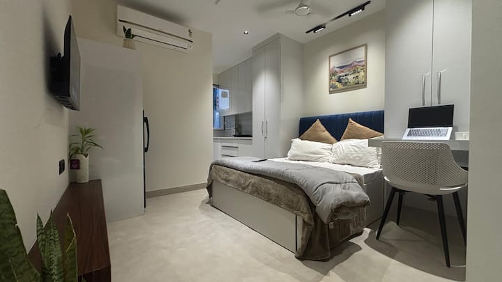 B06 Modern Private Studio Sec 56 | Couple | Solo - Gurgaon