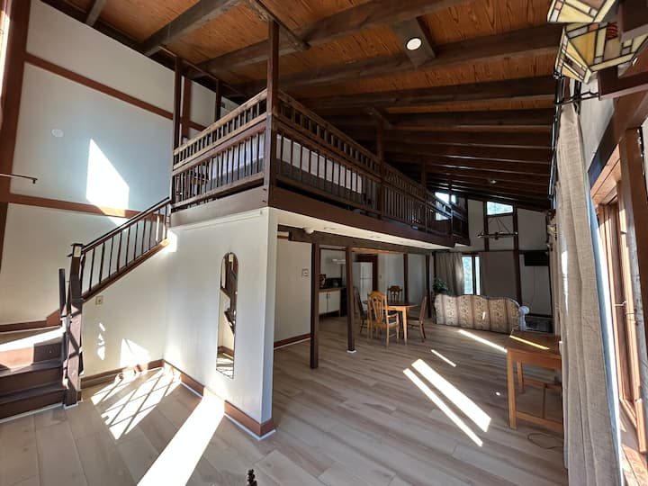 Charming Bed And Breakfast Loft - Chambersburg, PA