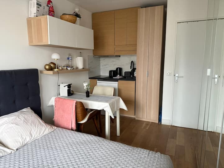 Studio Sympa Privé Entrée Indép. Paris Métro Wifi - Paris 16e Arrondissement