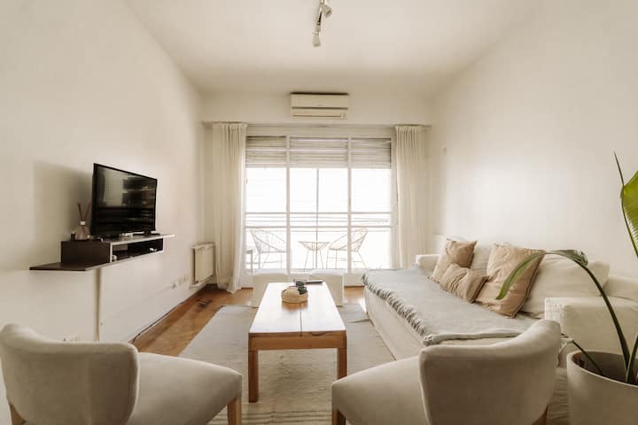 Elegant 2br In Recoleta – Classic Charm & Location - 