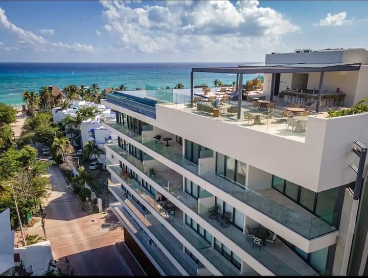 Your Playa Retreat · Private Room + Rooftop Pool. - Playa del Carmen