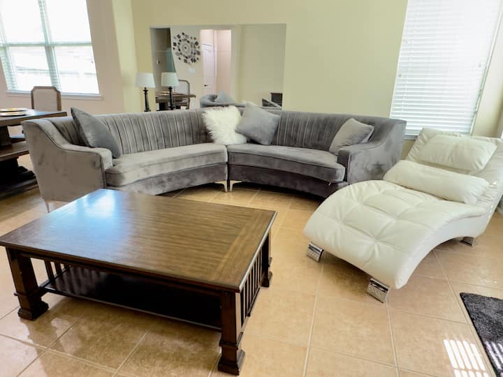 Cozy Family Retreat - Richmond, TX