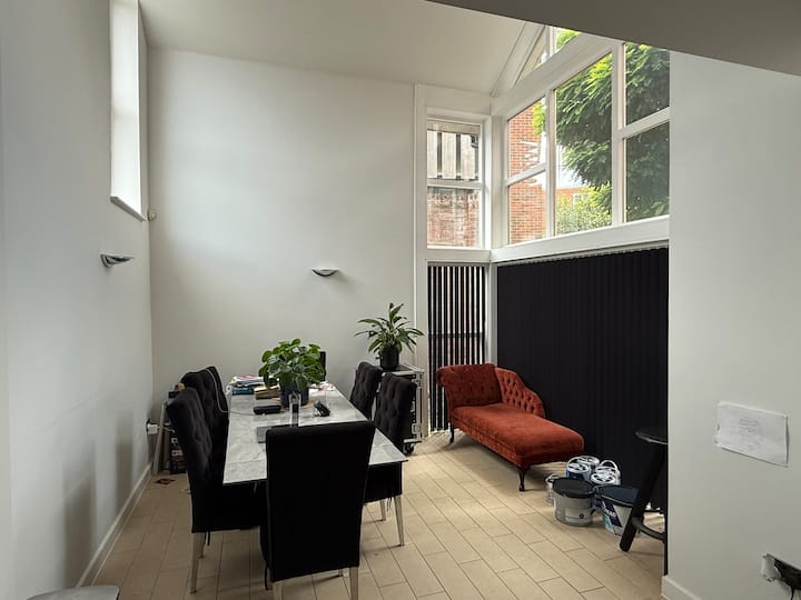 Rare 5 Star Property In Kings Hill - Maidstone