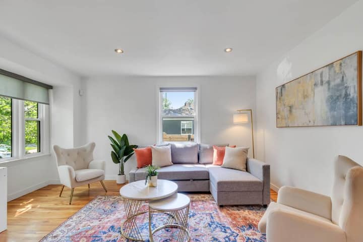 Relax & Reconnect In Windsor|sleeps 10 W/ Fire Pit - カナダ ウィンザー