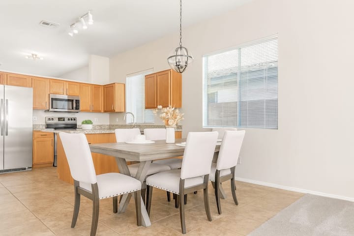 Peoria Oasis, Near Stadiums And Sports Complex - Peoria