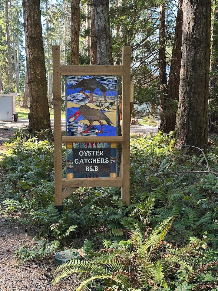 Oyster Catchers Bed And Breakfast - Hornby Island