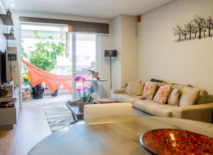 Ap 2 Dorm / Região Nobre E 200 Metros Do Mar - Florianópolis