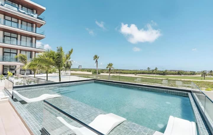 Come To See The And Less Paradise - Punta Cana