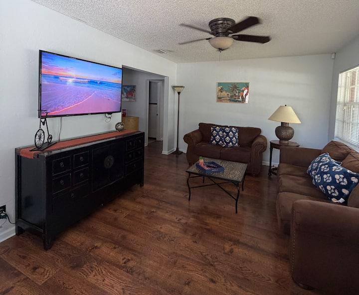 Charming House Minutes To Beach & Downtown - Lake Worth, FL