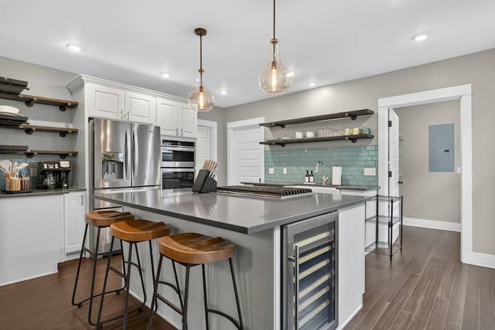 Irvington Craftsman | 4 Ensuite Beds | Fenced Yard - Portland, OR