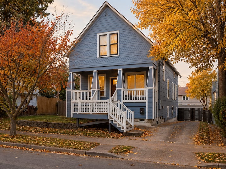 Irvington Craftsman | 4 Ensuite Beds | Fenced Yard - Woodstock - Portland