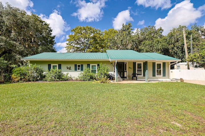 The Lily - Lakeside Retreat - Inverness, FL