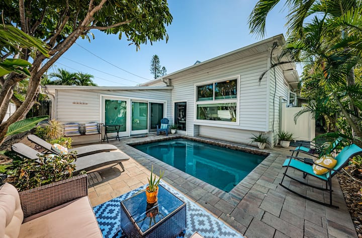 Serenity Cottage W/ Pool -St. Pete Beach4 Beds/2ba - St. 피트 비치