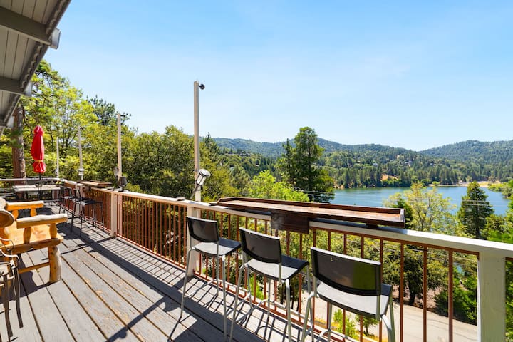 Charming Getaway Cabin With Gorgeous Lake Views - San Bernardino, CA