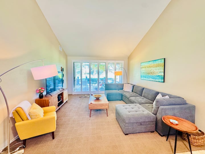 Modern Sunshine Desert Retreat 2bd. 2ba. - Palm Desert, CA