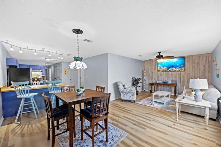 Downtown Pensacola | 19 Min To Beach | Unit C - Pensacola