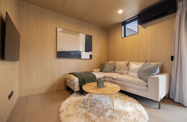 Cozy Modern Villa - Queenstown