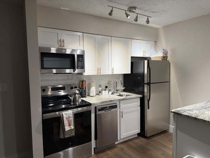 New Modern Apt In North Dallas - Richardson