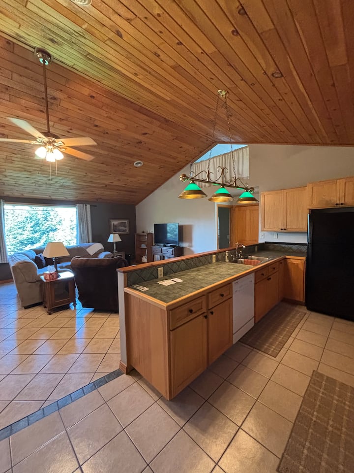 Convenient & Cozy In Oliver, Wi - 杜魯斯