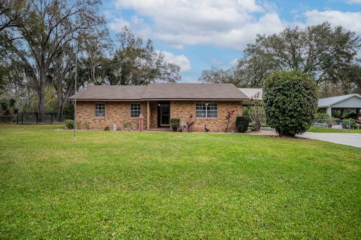 Your Comfort Haven Main House + Guest House - Winter Haven